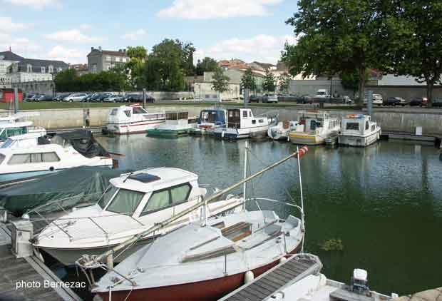 Bernezac.com - Cognac, Charente, la ville où naquit François 1er
